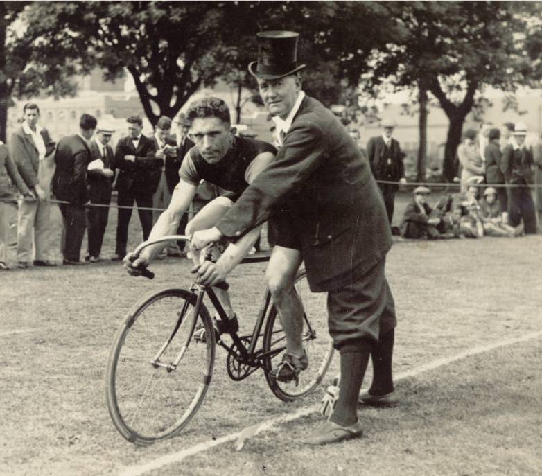 The Club’s Revival, 1929 to 1939 - Addiscombe Cycling Club